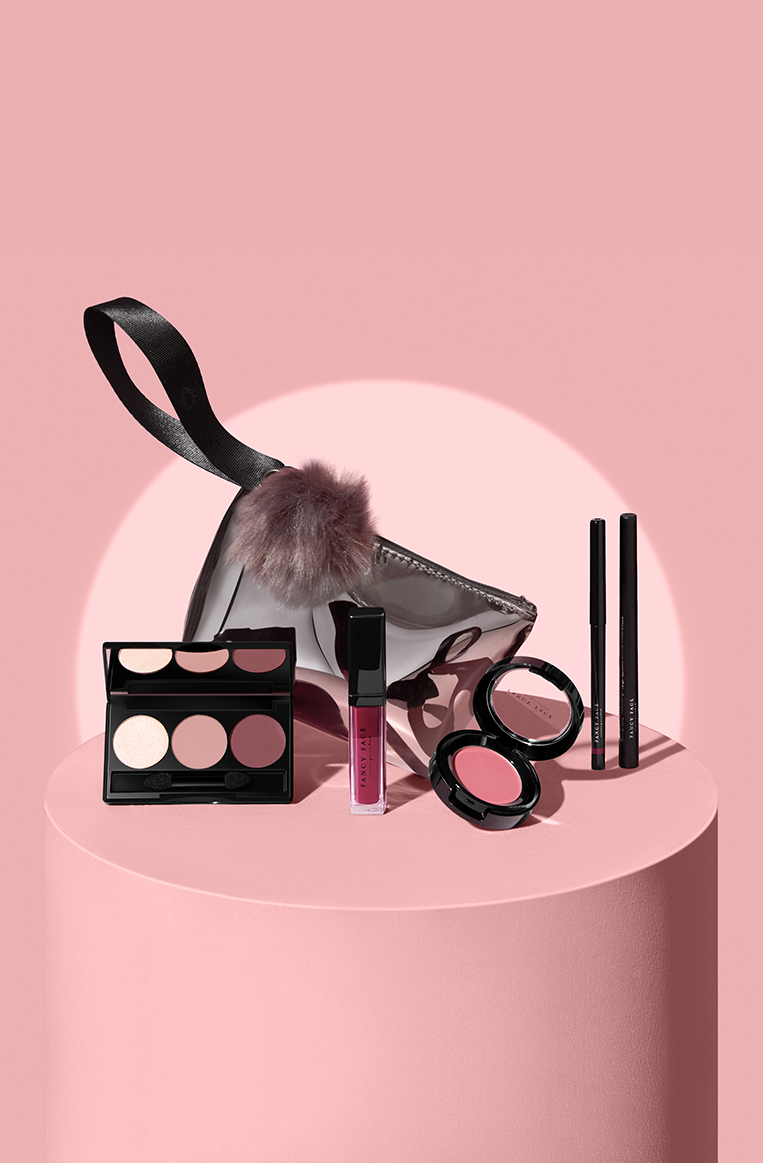 The Ultimate Stage Makeup Kit for Dancers: Why Moms Love The Starlet ...